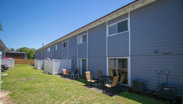Biloxi Condo On The Beach! 2 Pools=vacation Perfection! Maximum 4 People! - Biloxi, MS