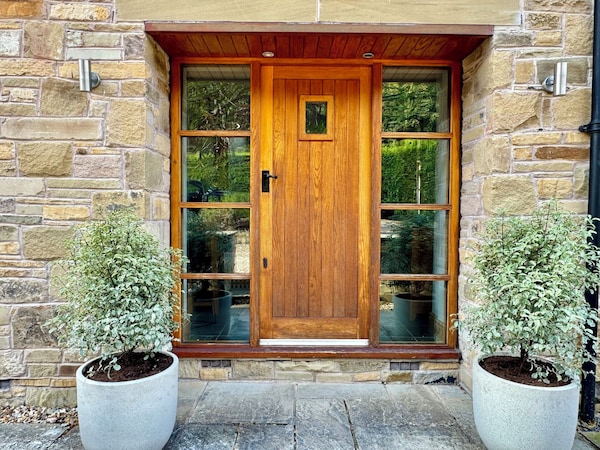 Windyridge, Pet Friendly, Character Holiday Cottage In Marple Bridge - Cheshire
