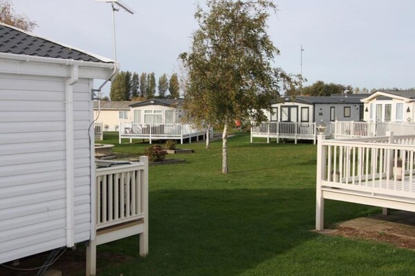 Place2bee , Caravan , Manor Park , Free Wifi ,6 Berth - Hunstanton