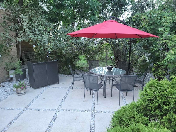 Charming 3-bedroom House In Amazing Chicago - Chicago, IL
