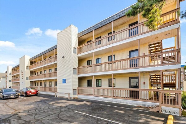 Windward Beach Condo W/ Pool! - 芬威克島