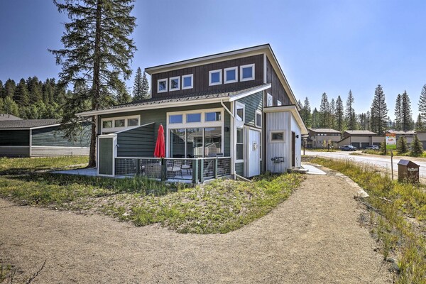 Welcoming Modern Cabin: Free Resort Shuttle Right Outside! - Granby, CO