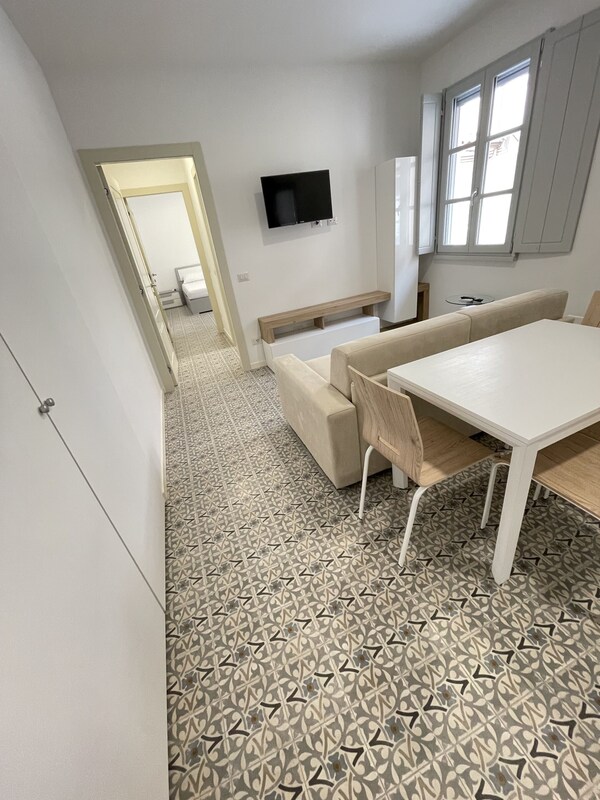 Apartment-deluxe-ensuite Dusche-blick Auf Den Hof-junior Suite - Como