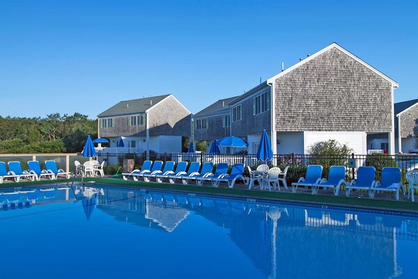 2 Bedroom 2 Bath Admiralty Suite, Green Harbor Resort, Outdoor Pool, Yoga Class - Englewood Beach, MA