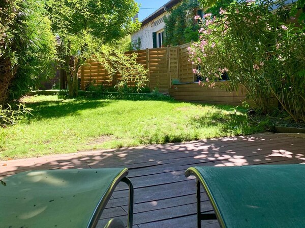 This Peaceful House Offers A Stay For The Whole Family Just 15 Minutes From Paris. - Argenteuil