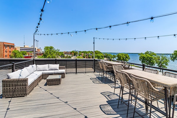 Studio Queen In The Heart Of Downtown. - Madison, WI
