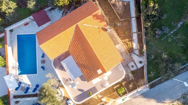 House Lili (111971-k1) - Splitska - Island Brac - Omiš