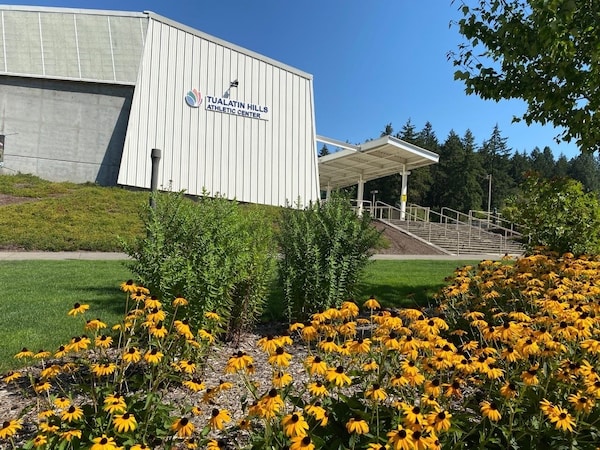 4 Comfortable Suites W/ Fireplace & Separate Living Space  Near Intel Campus - Hillsboro, OR