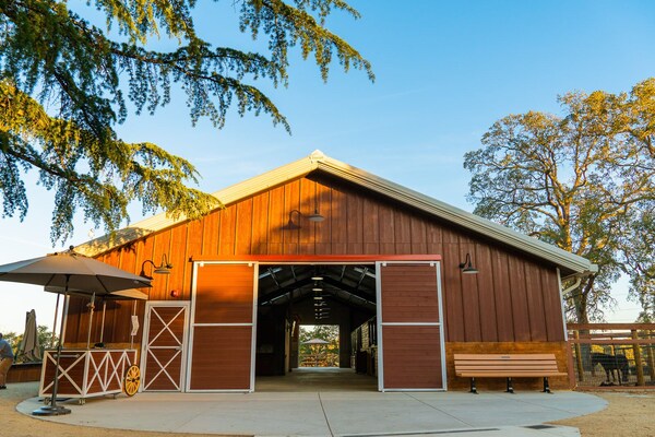 Cozy Extended-stay Escape! Spacious Suite, Pet-friendly, Close To Folsom Zoo - Rancho Cordova, CA