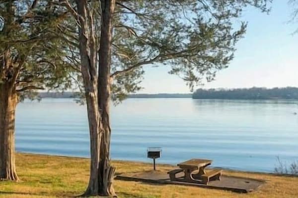 Lake Cabin Near Avondale, Lake Access - Gallatin, TN