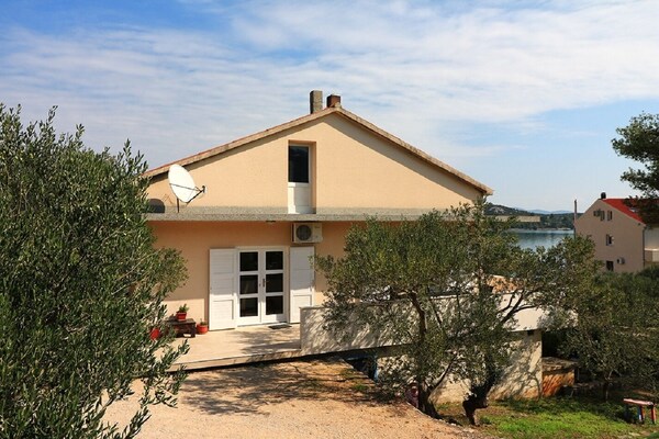 Apartment Martina (10222-a1) - Betina - Betina