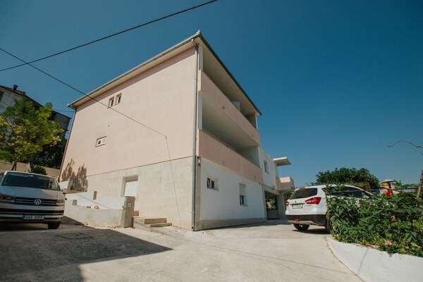 Apartments Dome (10466-a3) - Arbanija (Ciovo) - Croatia