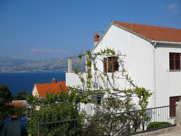 Apartments Soni (109291-a2) - Postira - Island Brac - Omiš