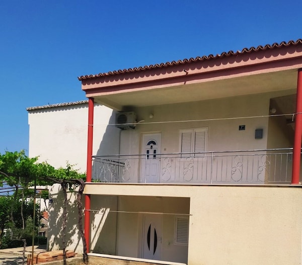 Apartment Doris (11118-a1) - Gradac - Brist