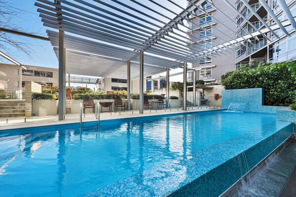 Sydney- She35 - Shelley Street - Stylish 2br Apartment With Pool Gym In Vibrant King Street Wharf Precinct - Randwick