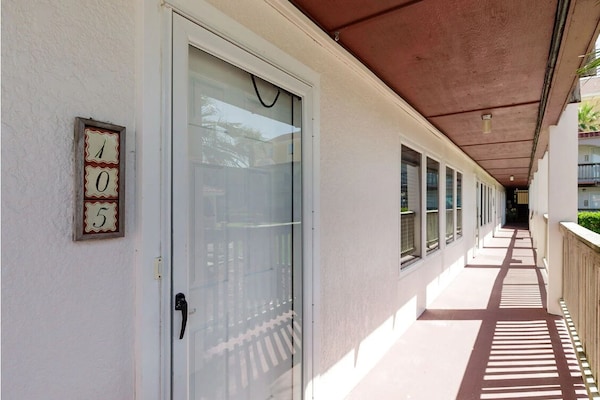 Beach Access Across The Street, Shared Heated Pool - Corpus Christi, TX