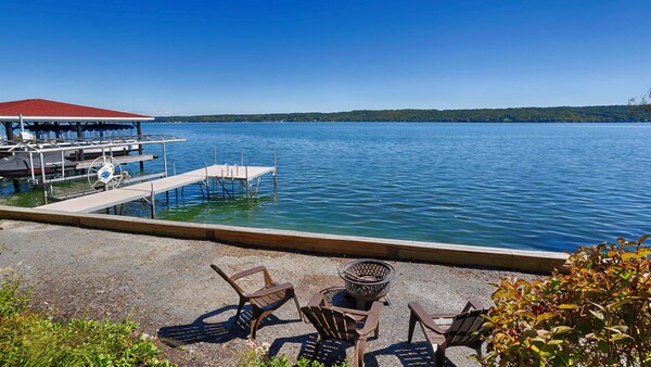 Hidden House - Feet From Beautiful Canandaigua Lake! - Bloomfield, NY