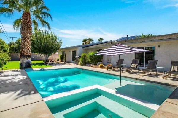 Rejuvenating Palm Springs Hideout - Palm Springs, CA