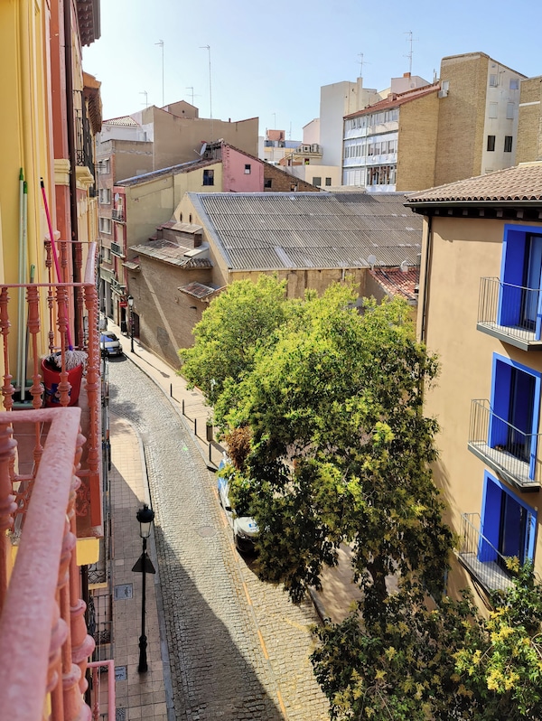 The Charm Of Casco Ii By Alogest - Zaragoza