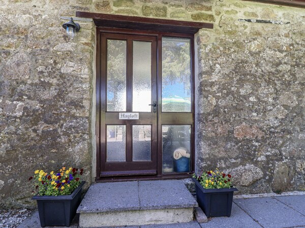 The Hayloft, Pet Friendly, Character Holiday Cottage In St Cleer - Liskeard