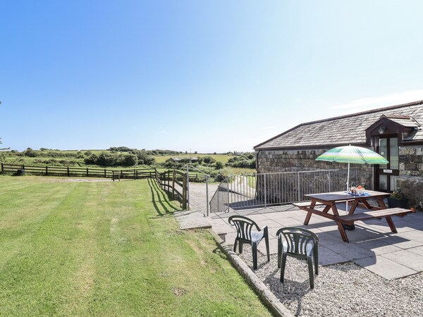 The Byre, Pet Friendly, Character Holiday Cottage In St Cleer - Liskeard