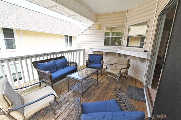 Relaxing Destin Beach Walk Condo With Pool Views And Easy Beach Access Sandpiper Cove Unit 9201 - Destin, FL