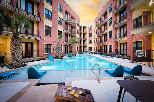Cozy 1br-w/ Parking & Pool, Near Rvrwlk & Conv Ctr - San Antonio