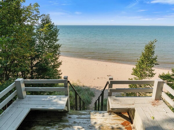 Lakeside Home With Panoramic Views Of Lake Michigan! - Wilderness State Park, Carp Lake