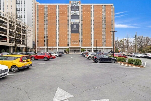 Cozy 1-bedroom Apartment In Welcoming Birmingham With Fitness Room - University of Alabama, Birmingham