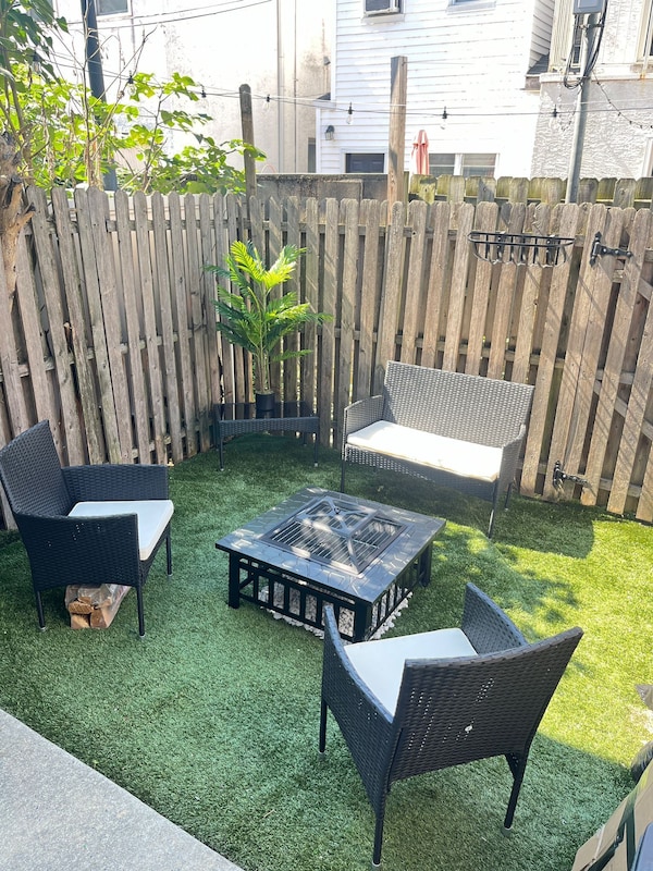 Charming 3-bedroom Townhome With Wifi In Philadelphia - Philadelphia, PA