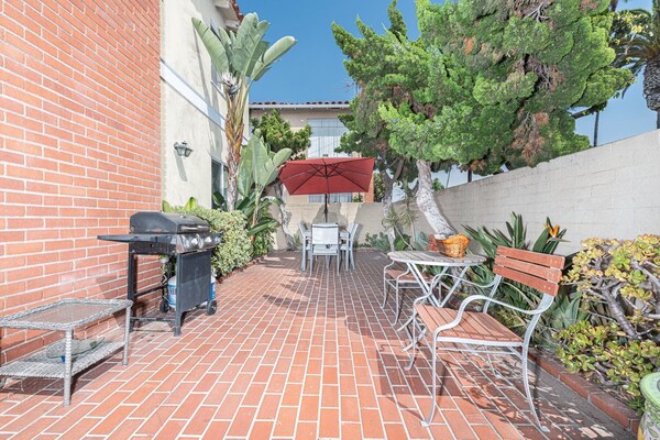 Private And Quiet, And Only Minutes From The Beach And Pacific Ocean! - Costa Mesa, CA