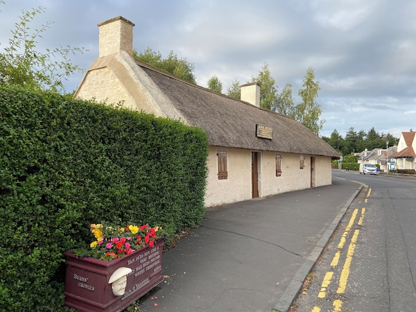 Ryehill With Fishing, Pet Friendly, With Open Fire In Sanquhar - Drumlanrig Castle & Gardens