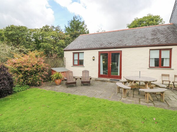 Chy Lowena, Pet Friendly, With A Garden In Budock Water - St Mawes
