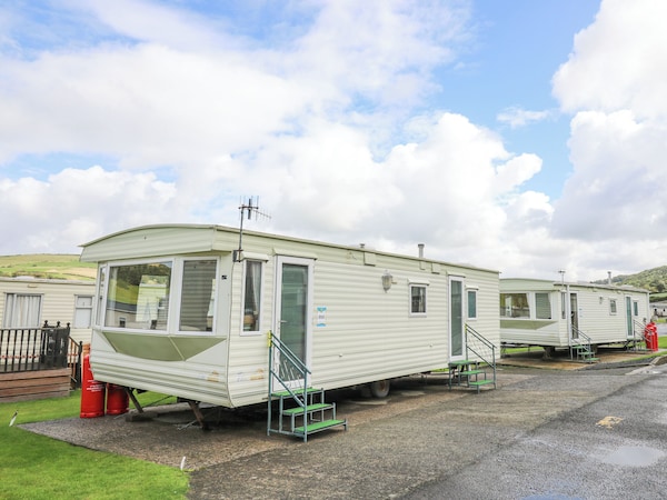 D12 Treetops, Pet Friendly, Country Holiday Cottage In Aberystwyth - Aberystwyth