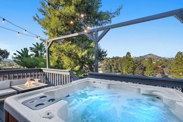 Midcentury Dream By Cardo | Jacuzzi Firepit Patio - Chula Vista, CA