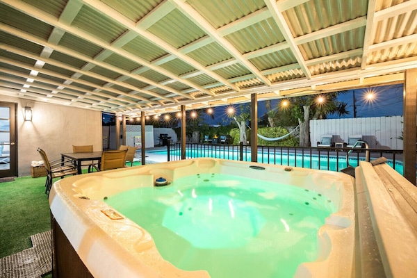 Serene Sanctuary: Pool, Hot Tub & Game Room -