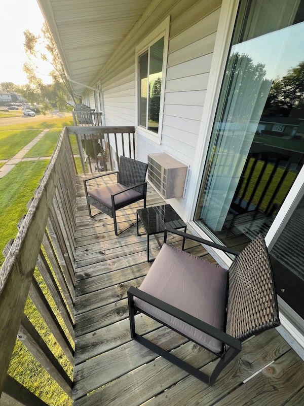 1 Bedroom - 1218 Canterbury Ct - Cottage Grove, WI