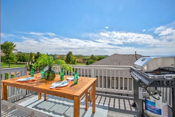 Centrally Located 5bd - Games, Bbq & Firepit Patio - Castle Rock, CO