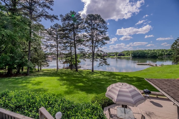 New Listing | Ft Loudon Cove | Private Dock | Concord Marina | Tons Of Outdoor Seating | Fire Pit - Maryville, TN