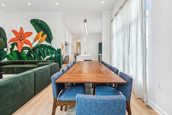 The Revelry | Urban Oasis | 6 Bd 4 Ba+pool Near Fq - 메타리
