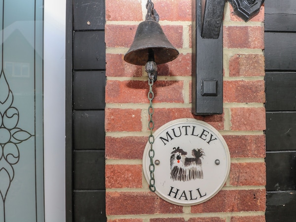Mutley Hall, Pet Friendly, With A Garden In Eastergate - Arundel