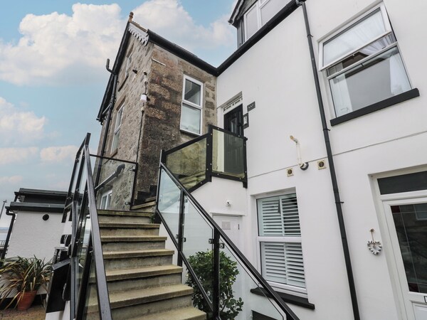 5 Lyonesse Apartments, Pet Friendly In St Ives - St Ives