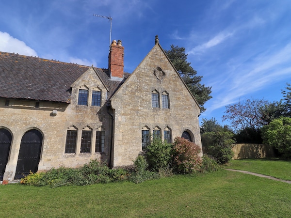 The Alms House East, Pet Friendly, With Open Fire In Tewkesbury - Tewkesbury