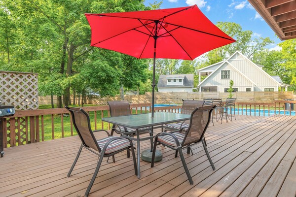 Juniper Presents Aqua Breeze: Vacay House W/ Heated Pool, Walk To Lake Mi Beach - New Buffalo, MI