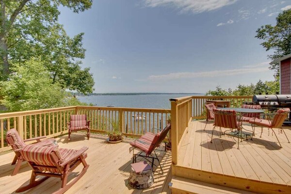 Rustic Cliff-top Cabin At The Tip Of Lake Champlain's Barney Point - Burlington, VT