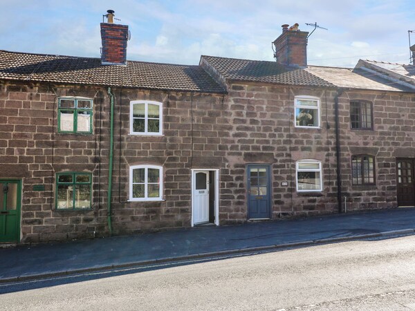 Bear Cottage, Pet Friendly, With A Garden In Cromford - Derbyshire