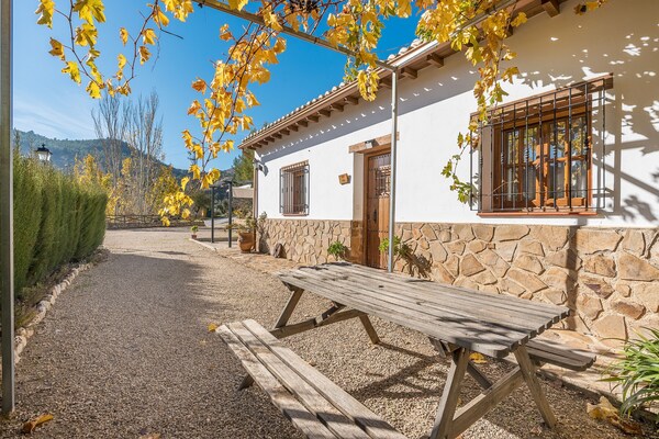 Casa Rural 'La Era Vivienda Turística' Con Vistas A La Montaña, Wi-fi Y Aire Acondicionado - Sierra de Cazorla