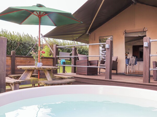 Bluebell, Pet Friendly, With Hot Tub In St Buryan - Mousehole