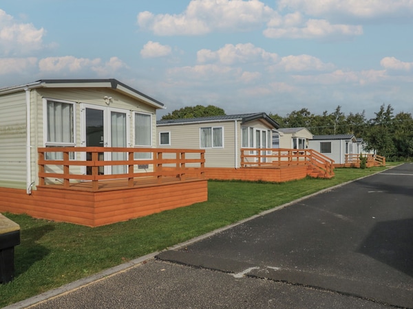 Elm, Pet Friendly, With A Garden In Denny - Falkirk
