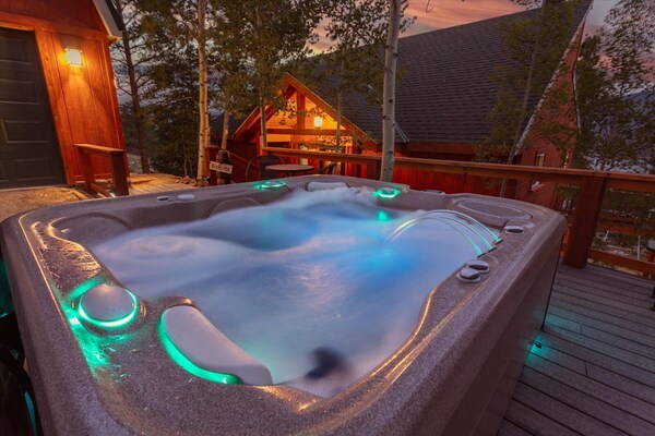 Stunning Mountain & Lake Views 3br Cabin With Hot Tub - Twin Lakes, CO